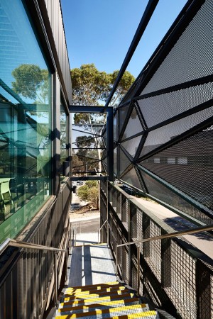 Dining Room Wrapped In Faceted Aluminum Sheets / Billard Leece ...